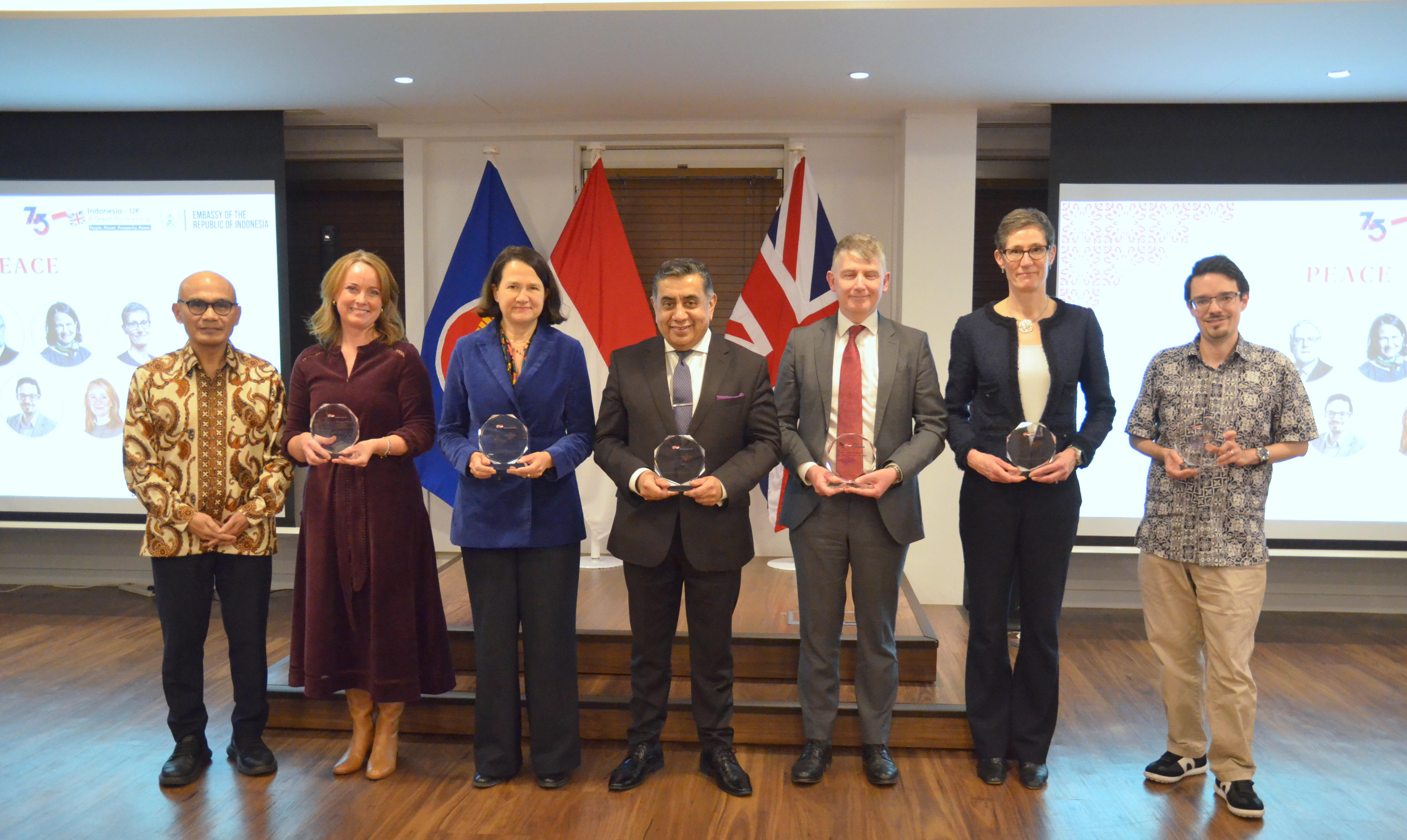 Claire Smith receives award for contribution to peace in UK-Indonesia ...